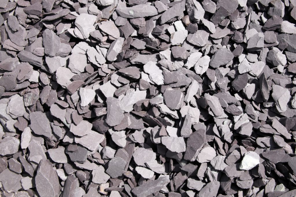 Creative Ways to Use Slate Chippings in Your Garden